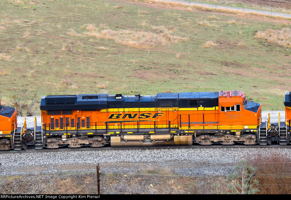 BNSF 7977